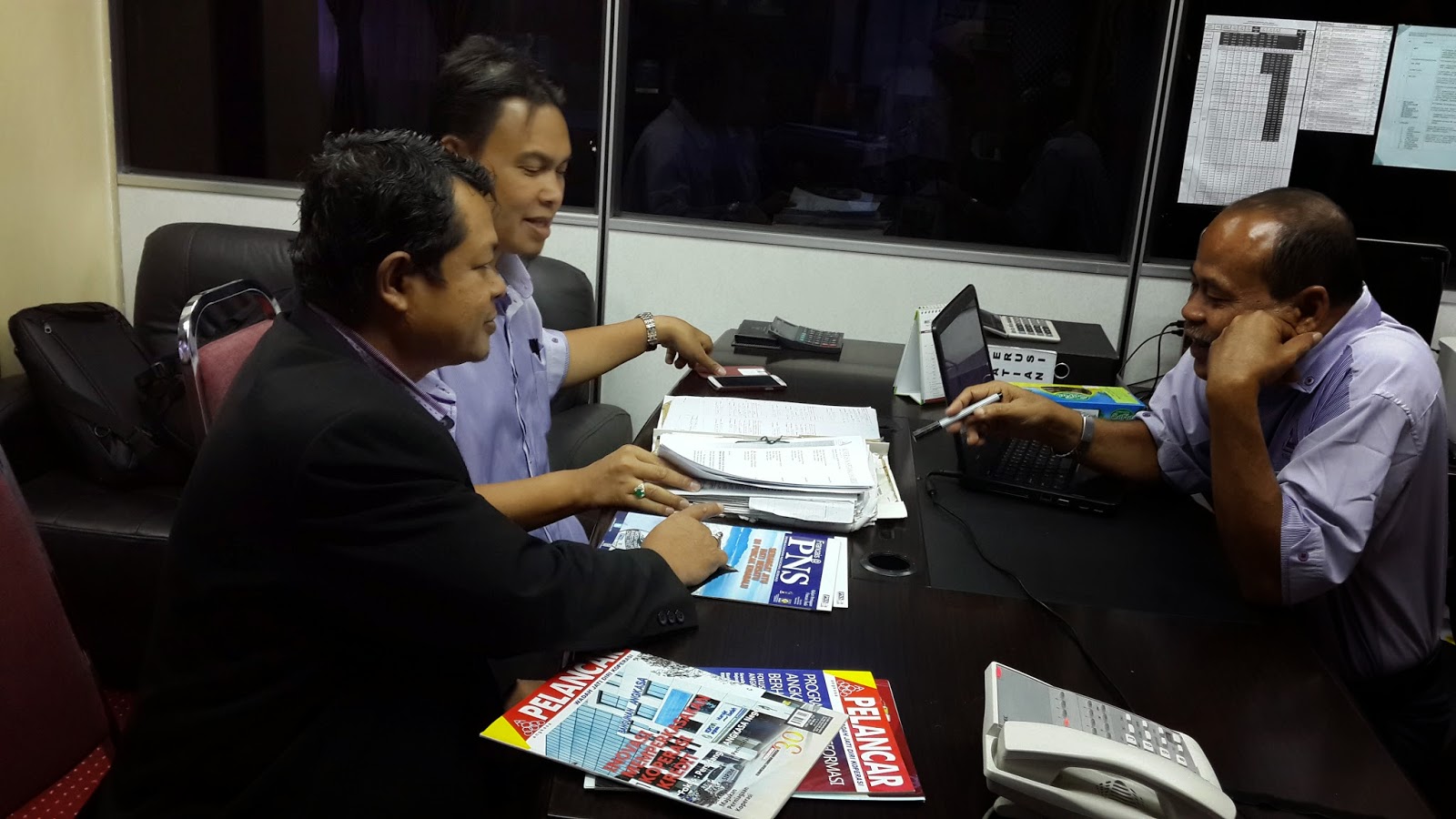 Pissal: Pemantauan di Pejabat